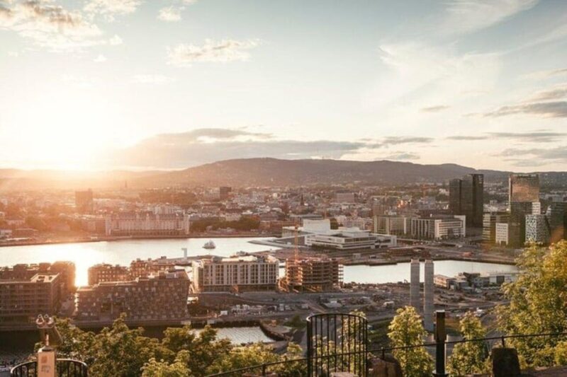 Oslo : Must-See Attractions Walking Tour With A Guide - Authentic Insights From Reviewers