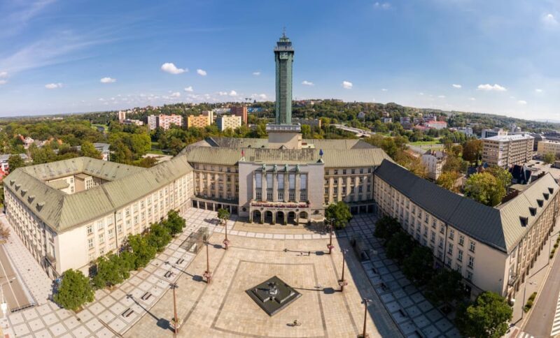 Ostrava: Entrance to the viewing tower of the new town hall - FAQs