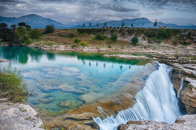 Ostrog monastery and Niagara waterfalls - Key Points
