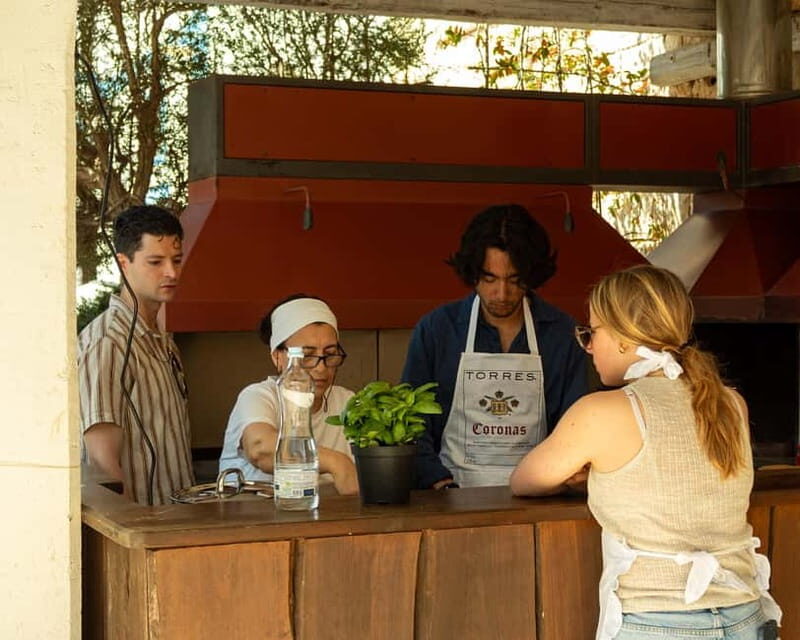 Ostuni: Orecchiette in a masseria - pasta making and tasting - Ostuni: Orecchiette in a masseria - pasta making and tasting