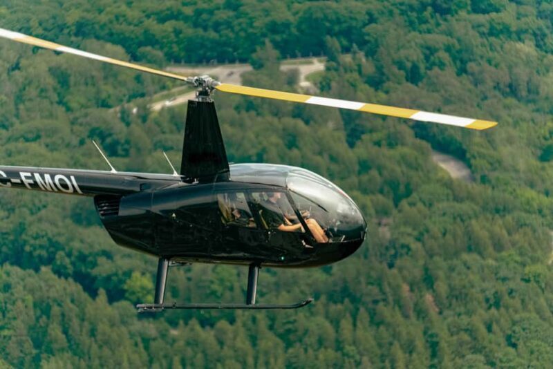 Ottawa: Panoramic helicopter flight (Gatineau Park + downtown) - Who Will Love This Experience?