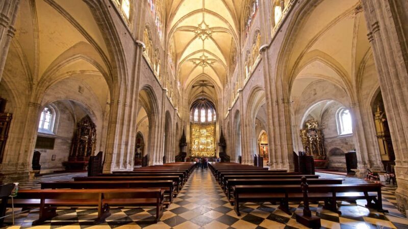 Oviedo: Cathedral Guided Tour - An In-Depth Look at the Oviedo Cathedral Guided Tour