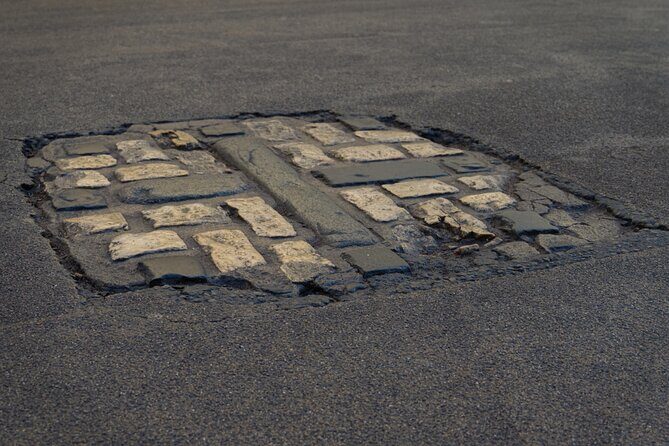 Oxford: 90 minute Architectural & Historical Highlights Tour - Why this tour stands out