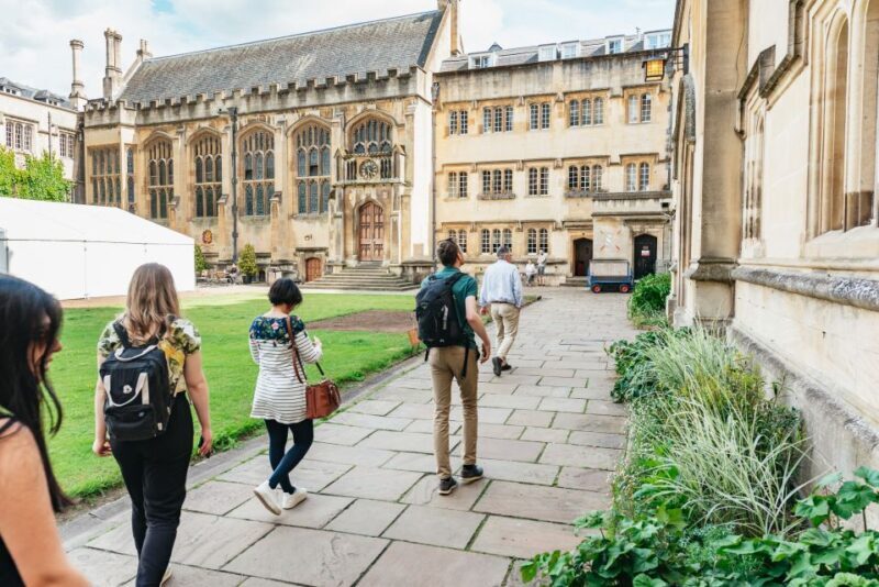 Oxford: City and University Tour, including college entry - The Experience of the Guides