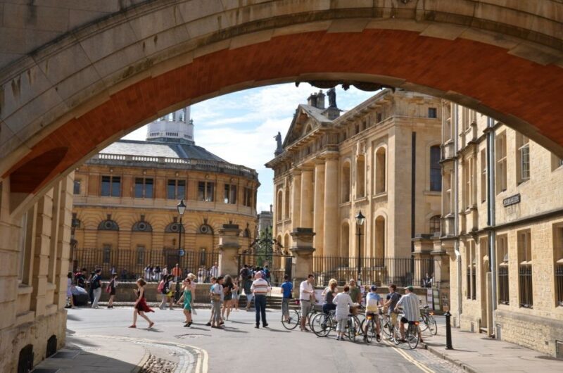 Oxford: City Bike Tour with Student Guide - FAQs