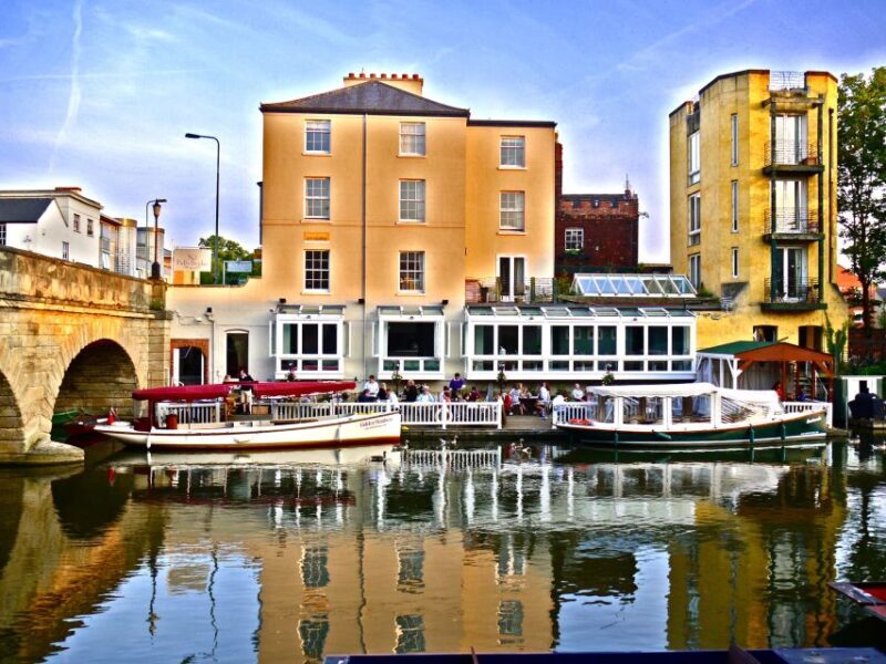 Oxford: Guided Sightseeing River Cruise - Exploring Oxford from the Water