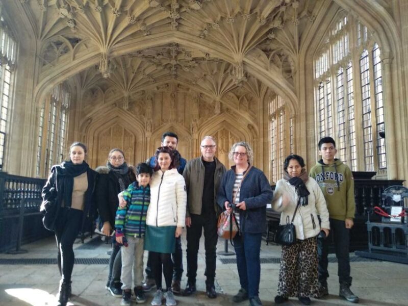 Oxford: Harry Potter Insights Divinity School Group Tour - Guides: Knowledgeable, Charismatic, and Engaging