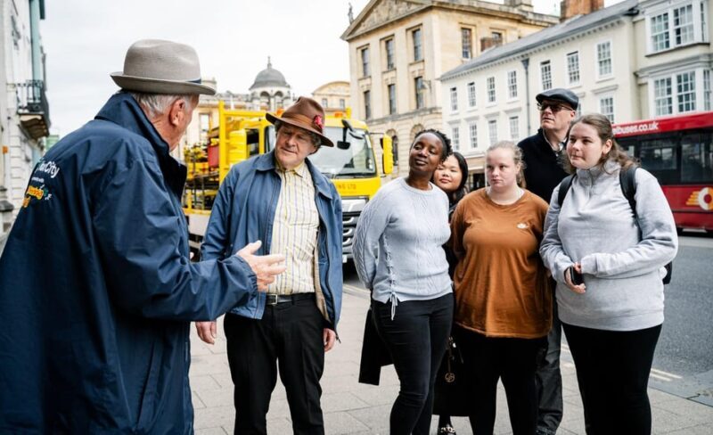 Oxford: Historic Pubs & Taverns Guided Walking Tour - What the Tour Feels Like