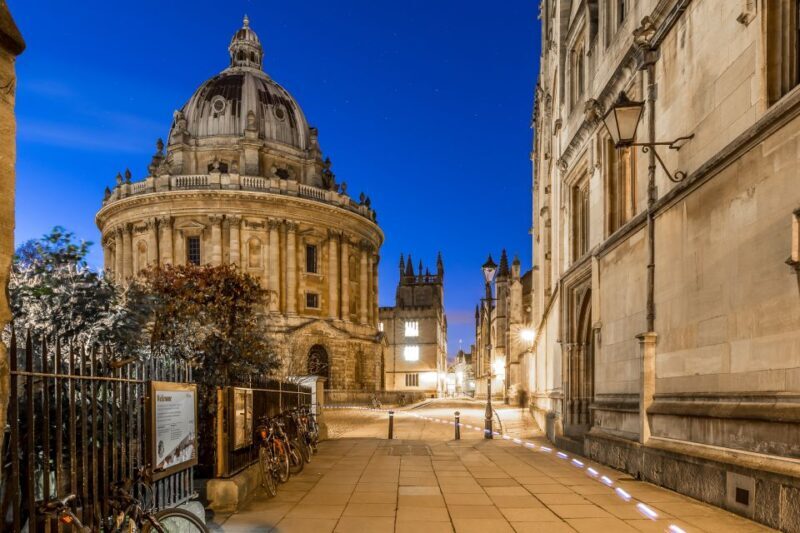Oxford Official Ghost Tour - A Closer Look at the Oxford Ghost Tour