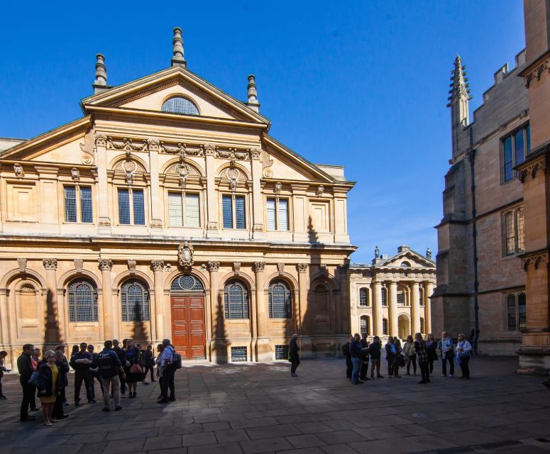 Oxford: Private Walking Tour with University Alumni Guide - Key Points
