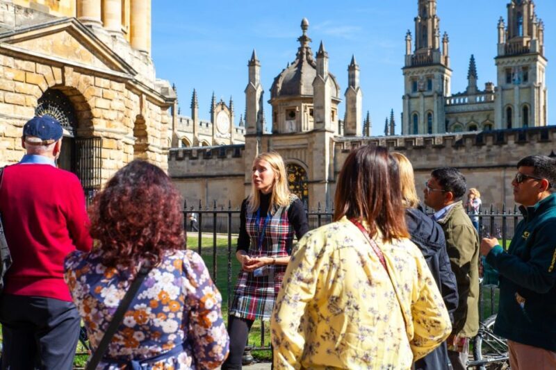 Oxford: University and City Walking Tour with Alumni Guide - Discovering Oxford’s Architectural Marvels