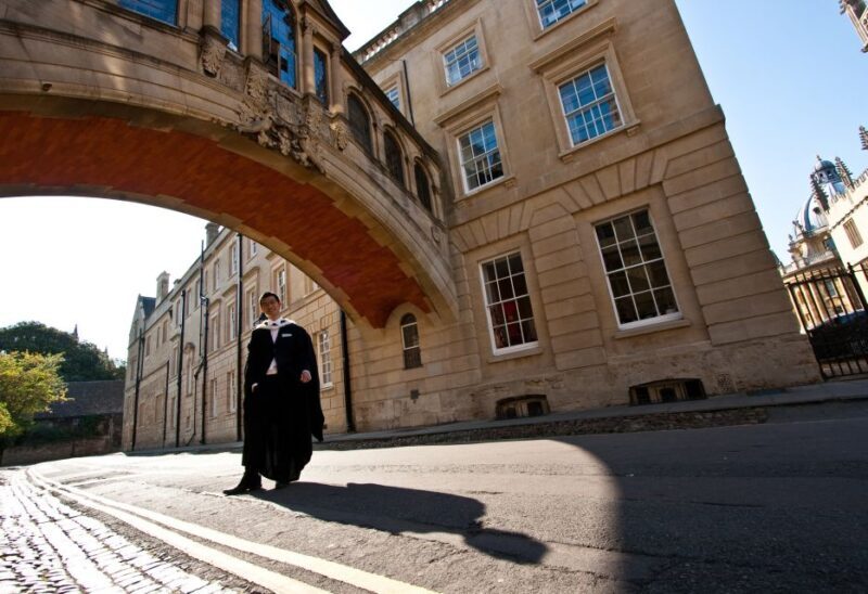 Oxford University: Guided Small Group Walking Tour - Practical Tips for Your Tour Experience