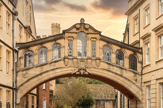 Oxford Walking Tour - Discover its University and Traditions - Practical Tips for Making the Most of the Tour