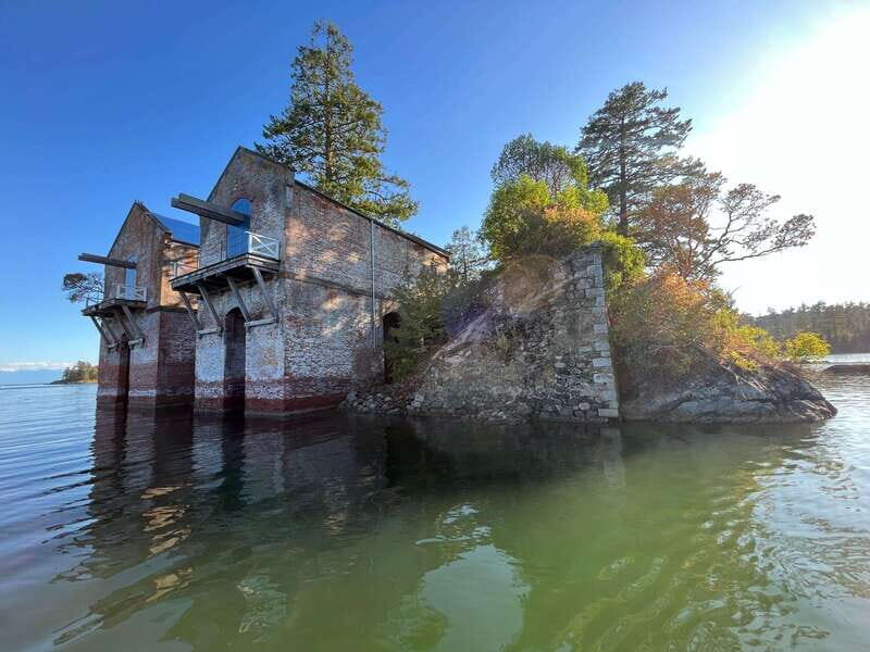 Paddling tour to the Historical Cole Island - Victoria BC - Is It Worth the Price?