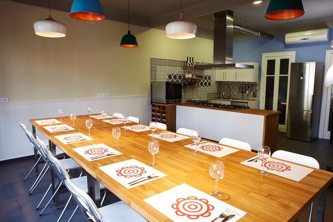 Paella Class & Bottomless Wine: Las Ramblas Views - The Views and Atmosphere