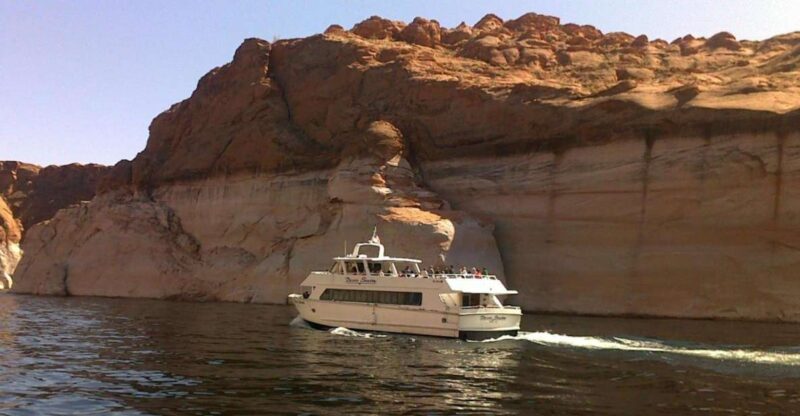 Page: Lake Powell Navajo Canyon Scenic Cruise - A Deep Dive into the Navajo Canyon Scenic Cruise