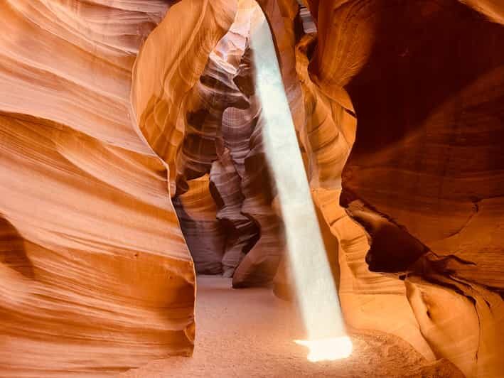 Page: Upper & Lower Antelope Canyon Guided Tour with Permit - Key Points