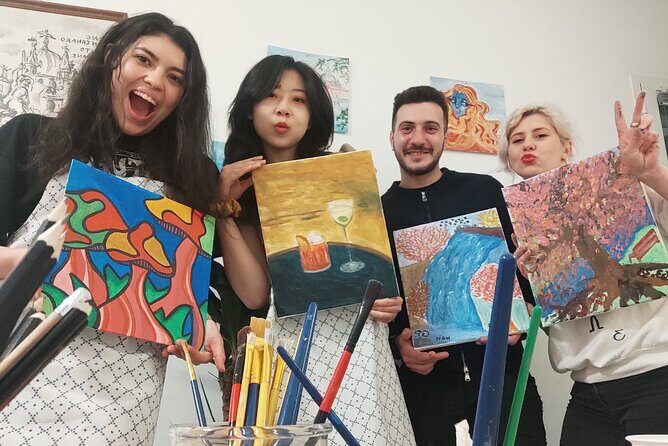 Paint and Free Flowing Wine Art Class in Rome with Pizza - Key Points