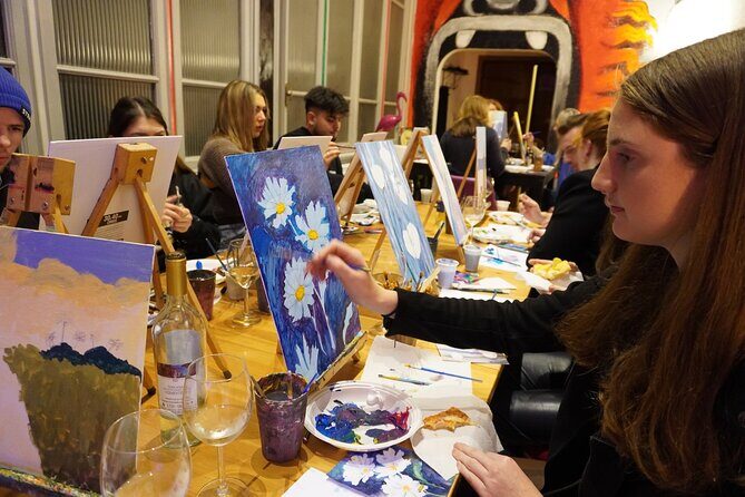 Paint n Sip in Rome: Unlimited Wine & Pizza in Piazza Navona - The Experience in Depth: A Closer Look