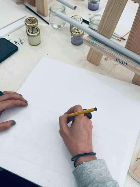 Paint your tile and create your unique piece in an art gallery in Lisbon - FAQs