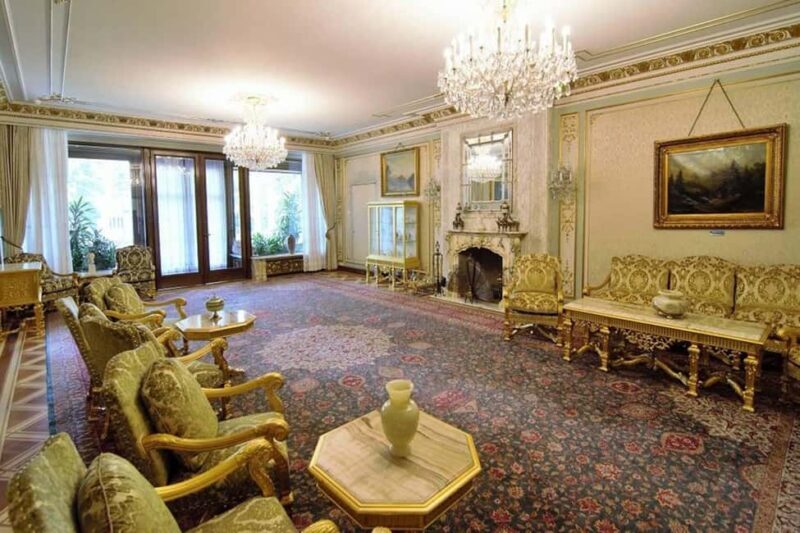 Palace of Parliament, Ceausescu House & Village Museum - Who Should Consider This Tour?