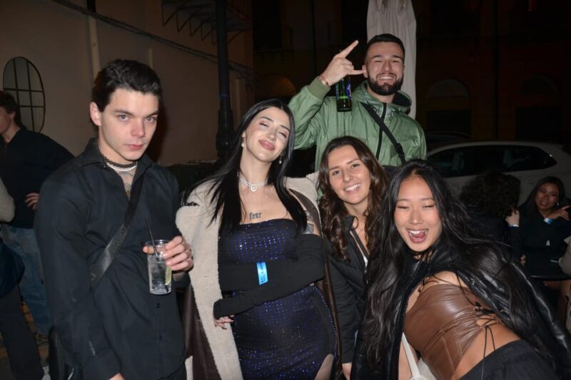 Palermo: Guided Bar Crawl with Shots and Discounts on Drinks - The Value and Practicalities