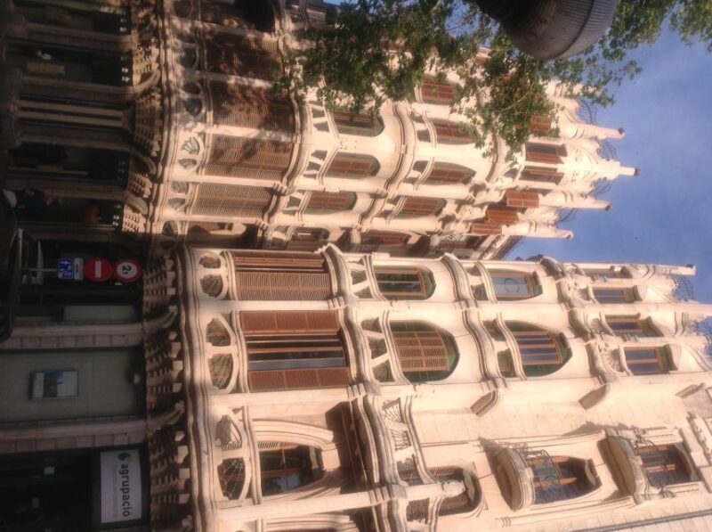 Palma: Culinary Tapas Tour of the Old Town - The Experience: Guides and Group Size