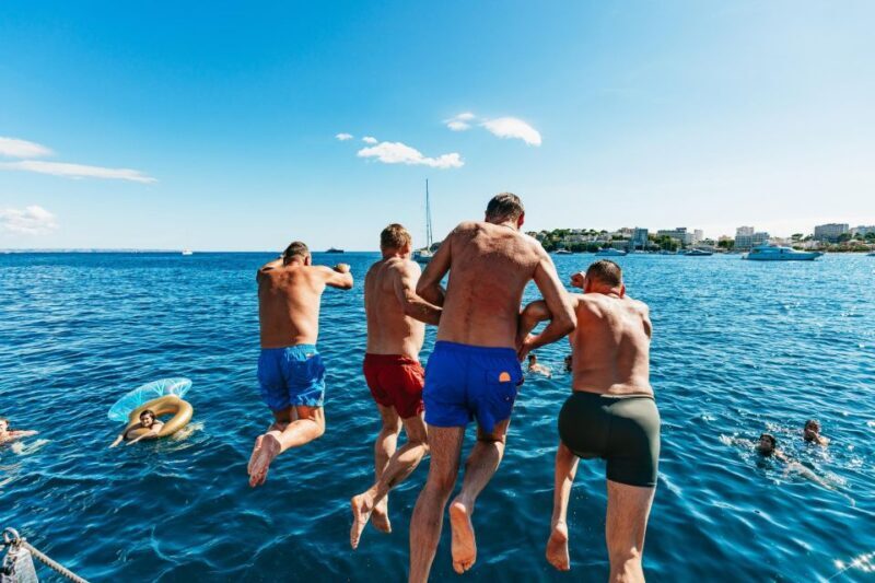 Palma de Mallorca: Daytime Cruise with Swim Stop - FAQs