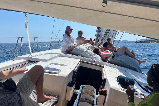 Palma de Mallorrca: Sailing tour with drinks, tapas & snorkeling. - FAQ