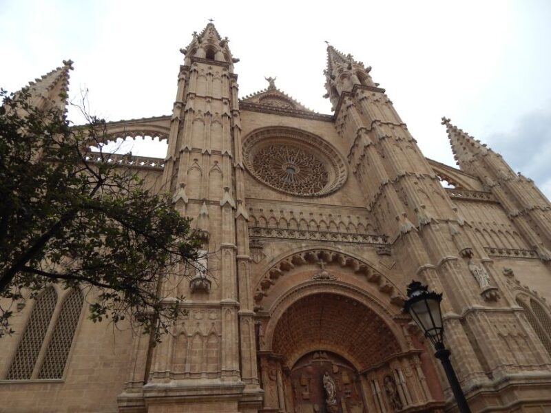 Palma old town for the first time - Who Should Consider This Tour?