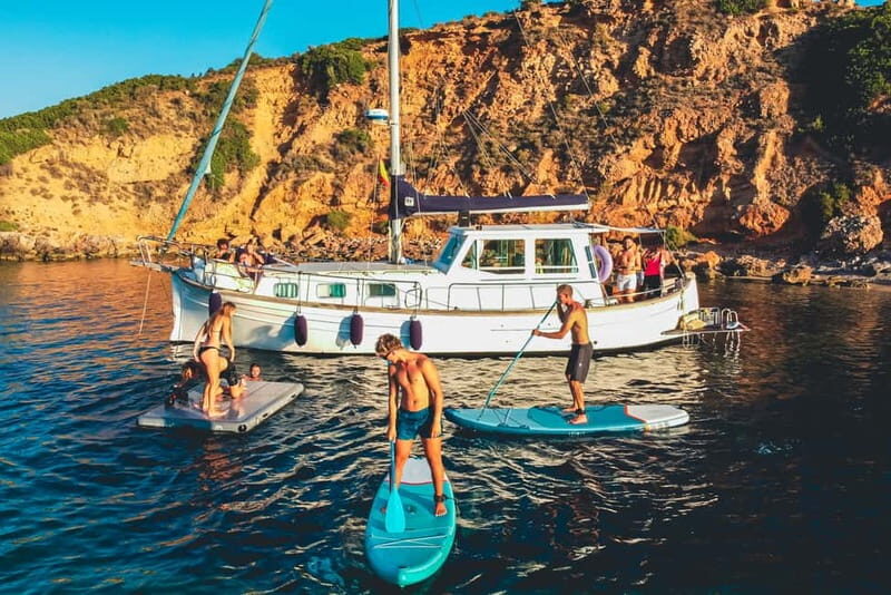 Palma: Private Classic Mallorcan Boat Tou - Key Points