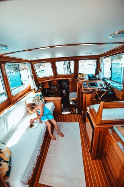 Palma: Private Classic Mallorcan Boat Tou - FAQ