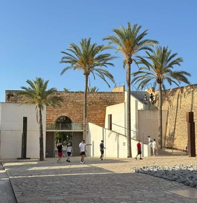 Palma, up close and personal, away from the crowds - Key Points