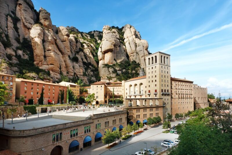 Panoramic Barcelona and Montserrat Excursion - What Sets This Tour Apart