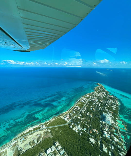 Panoramic flight to Cancun Hotel Zone and Isla Mujeres - An Overview of the Tour