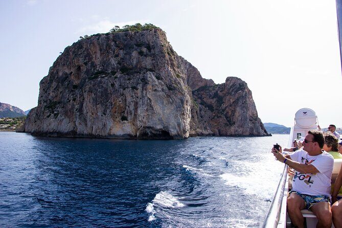 Paradise 4h Catamaran Tour of Mallorca and Puerto Andratx - Who Should Consider This Tour?