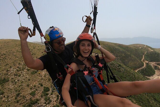 Paragliding Fly Tandem Vlora - What is the Paragliding Fly Tandem Vlora Experience?