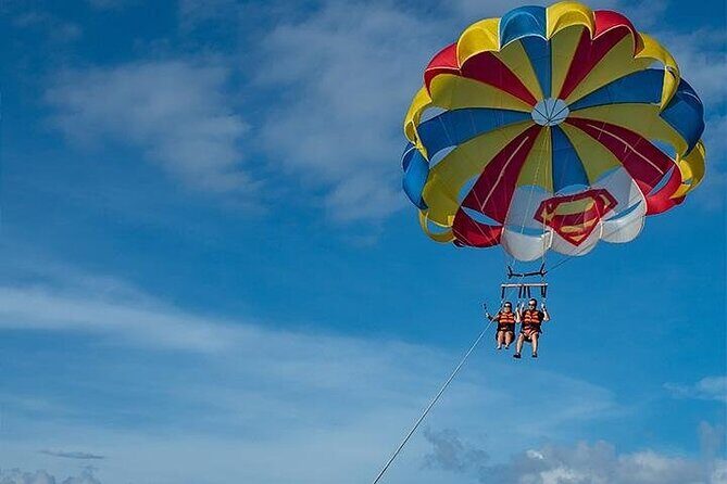 Parasailing Flight Experience with Transportation from Cancun - What Makes This Parasailing Tour Stand Out