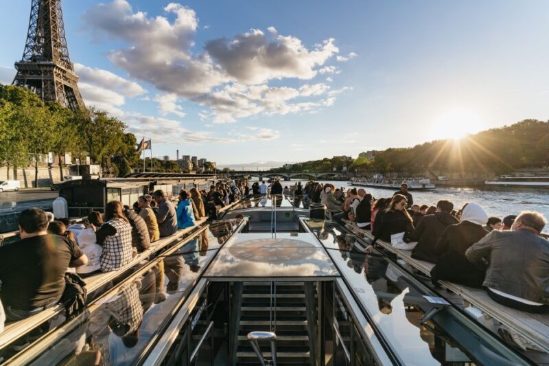 Paris: 1-Hour Sightseeing Cruise and 3-Course Bistro Dinner - An Authentic Parisian Evening: A Close-Up of What to Expect