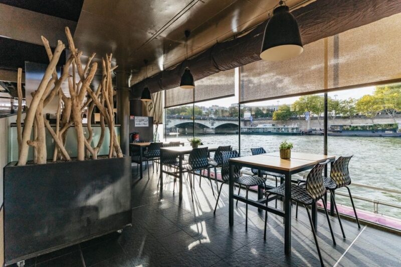 Paris: 1-Hour Sightseeing Cruise and 3-Course Bistro Dinner - Who Will Love This Tour?