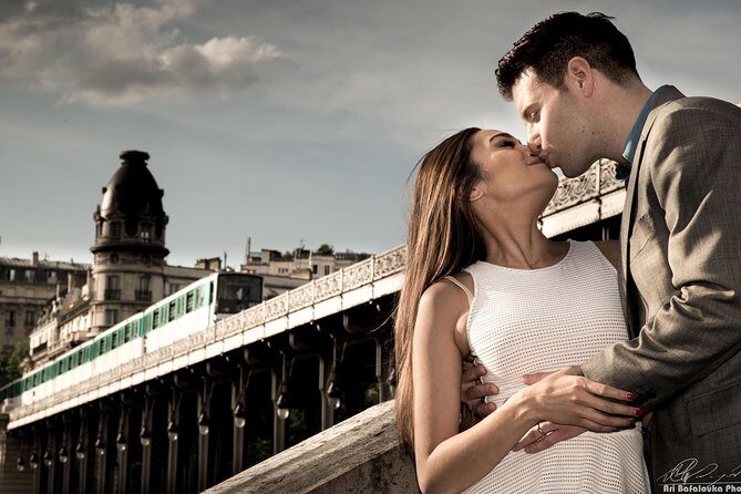 Paris 2-Hour Eiffel Tower Walking Tour with Professional Photo Shoot - Why Choose This Tour?