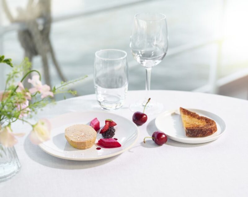 Paris: 3-Course-Dinner Cruise with Wine on the Seine River - A detailed look at the experience