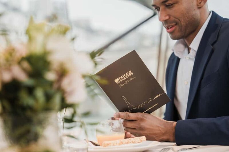 Paris: 4-Course Dinner Cruise on Seine River with Live Music - An Authentic Parisian Evening: 4-Course Dinner Cruise on the Seine with Live Music