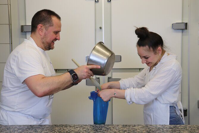 Paris Baking Insider Experience near Eiffel Tower - Who Should Consider This Tour?