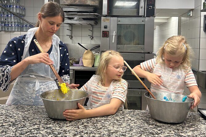 Paris Behind the Scenes Macaron Baking Class - FAQ