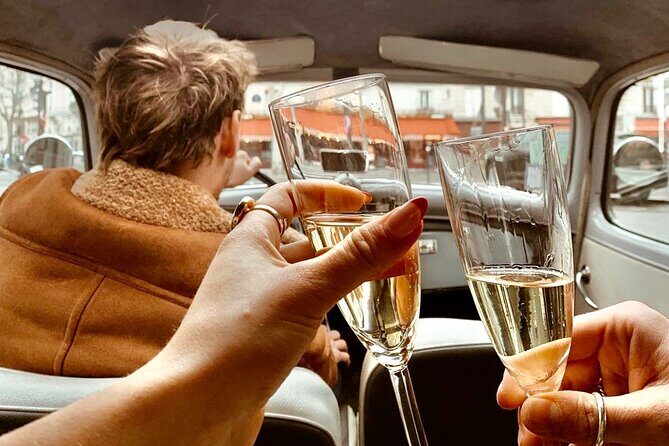 Paris by Night Tour in a Vintage Open-Top French Car Citroën DS - A Closer Look at the Paris by Night Vintage Car Tour