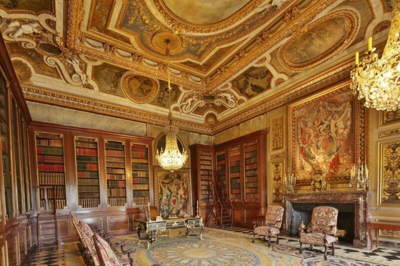 Paris: Candlelit Dinner at Vaux-le-Vicomte by Limousine - Gourmet Dinner in a Fairytale Setting