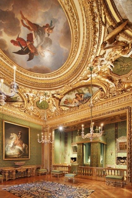 Paris: Candlelit Dinner at Vaux-le-Vicomte by Limousine - Frequently Asked Questions