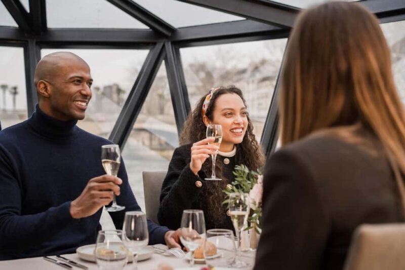 Paris : Christmas Special Lunch Cruise on the Seine River - Practical Tips for Your Cruise