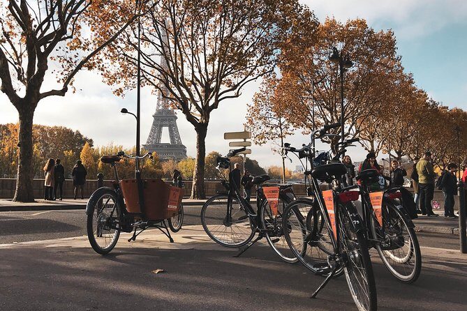 Paris: City Bike Tour on a Dutch Bike - The Reviewers’ Perspective